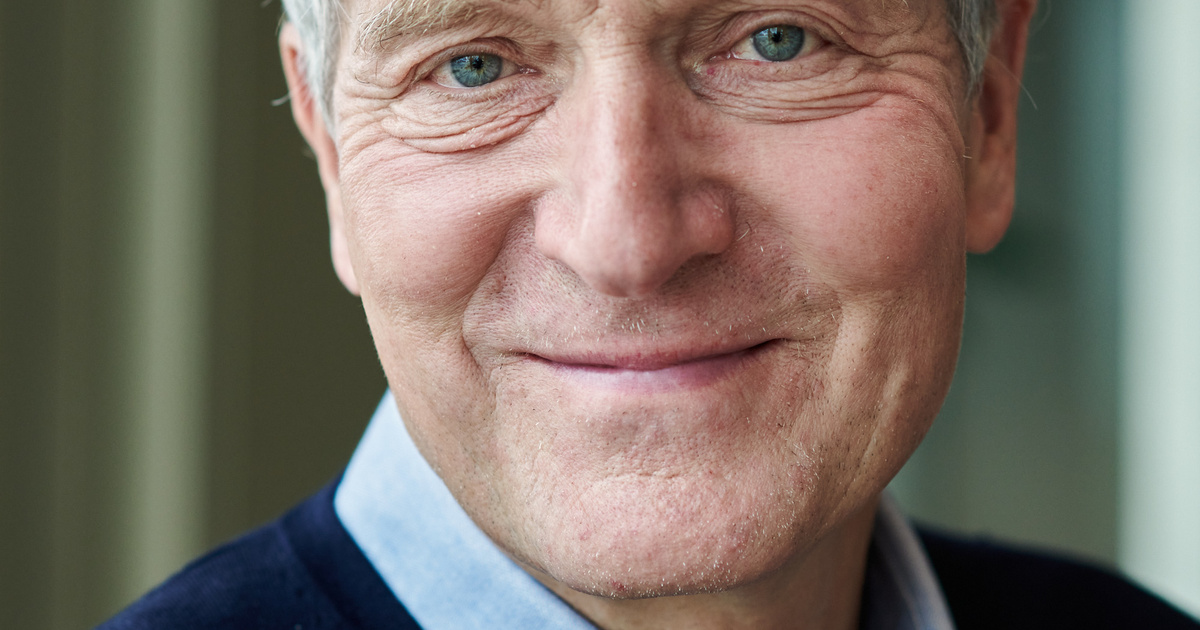 Headshot of founder company. Portrait Photographer in Brussels ...