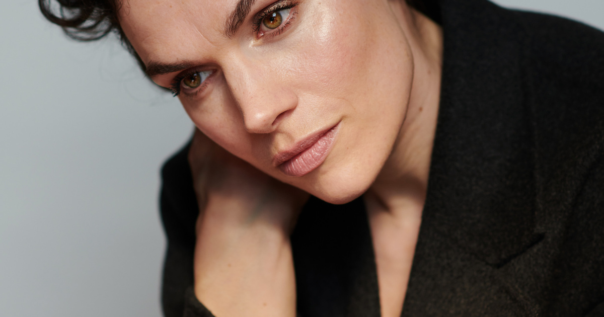 Portrait photography of Anna Drijver Dutch actress. Portrait ...