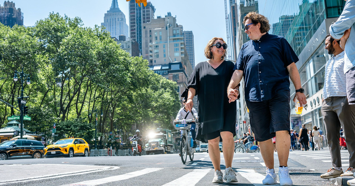 Photojournalistic Style Couple Photoshoot in New York City — Timeless ...