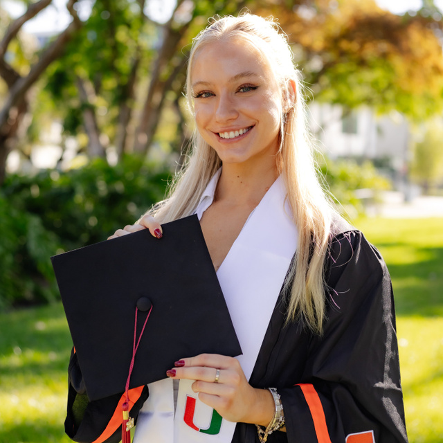 Graduation. Portrait and graduation photographer in Miami Marina Simanava