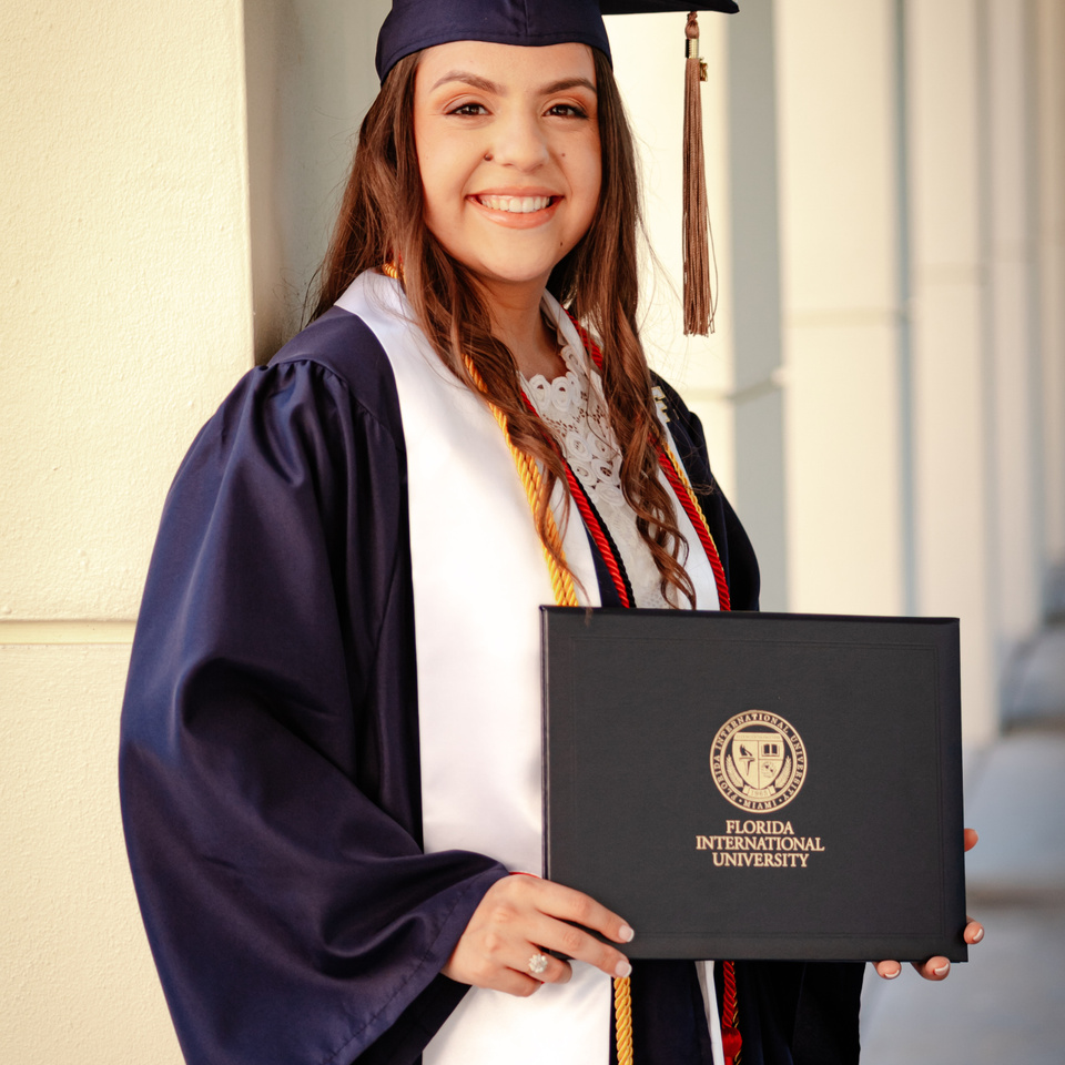 Graduation. Portrait and graduation photographer in Miami Marina Simanava