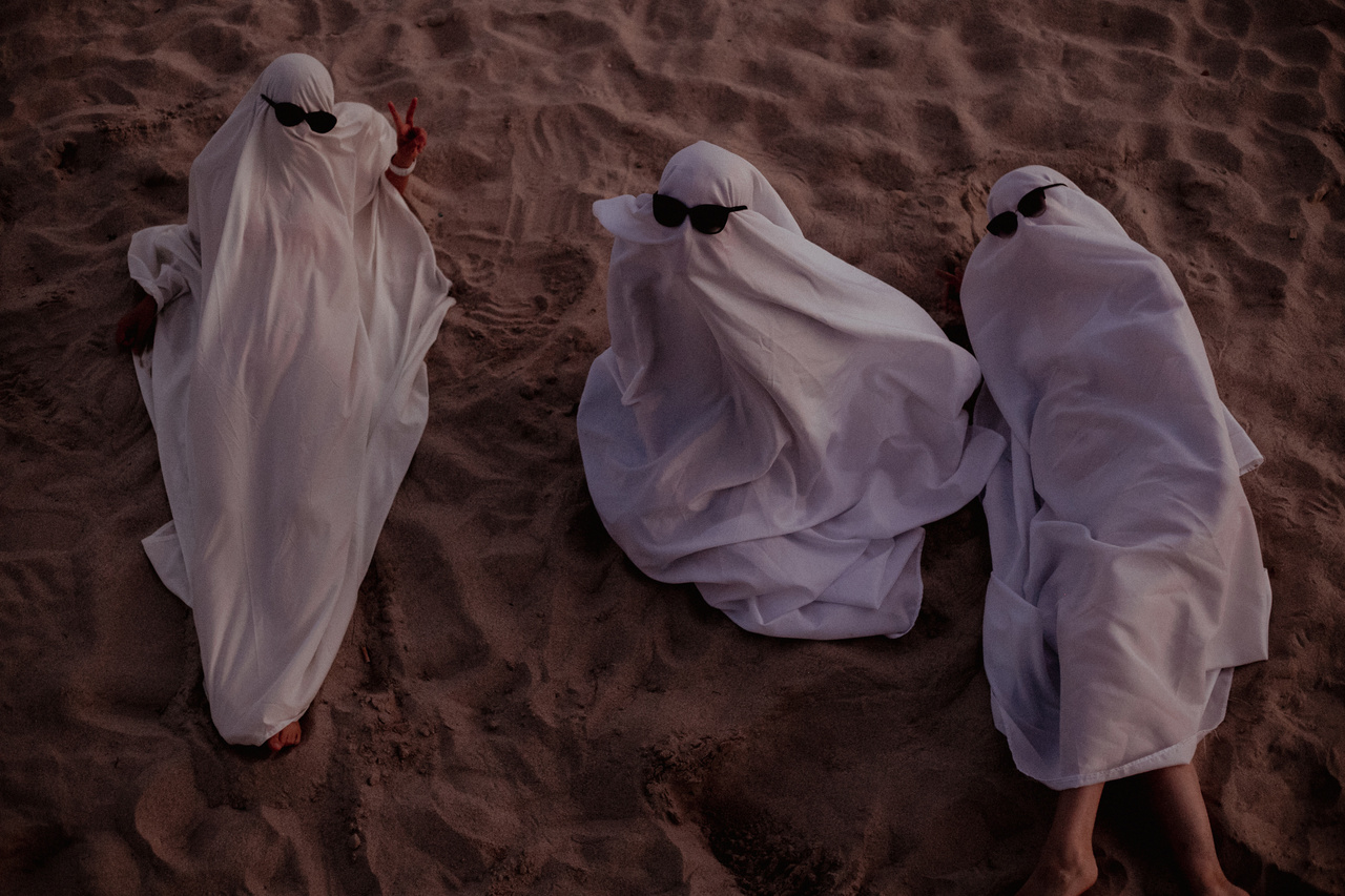 Miami Beach Ghost Photoshoot. Portrait and graduation photographer ...