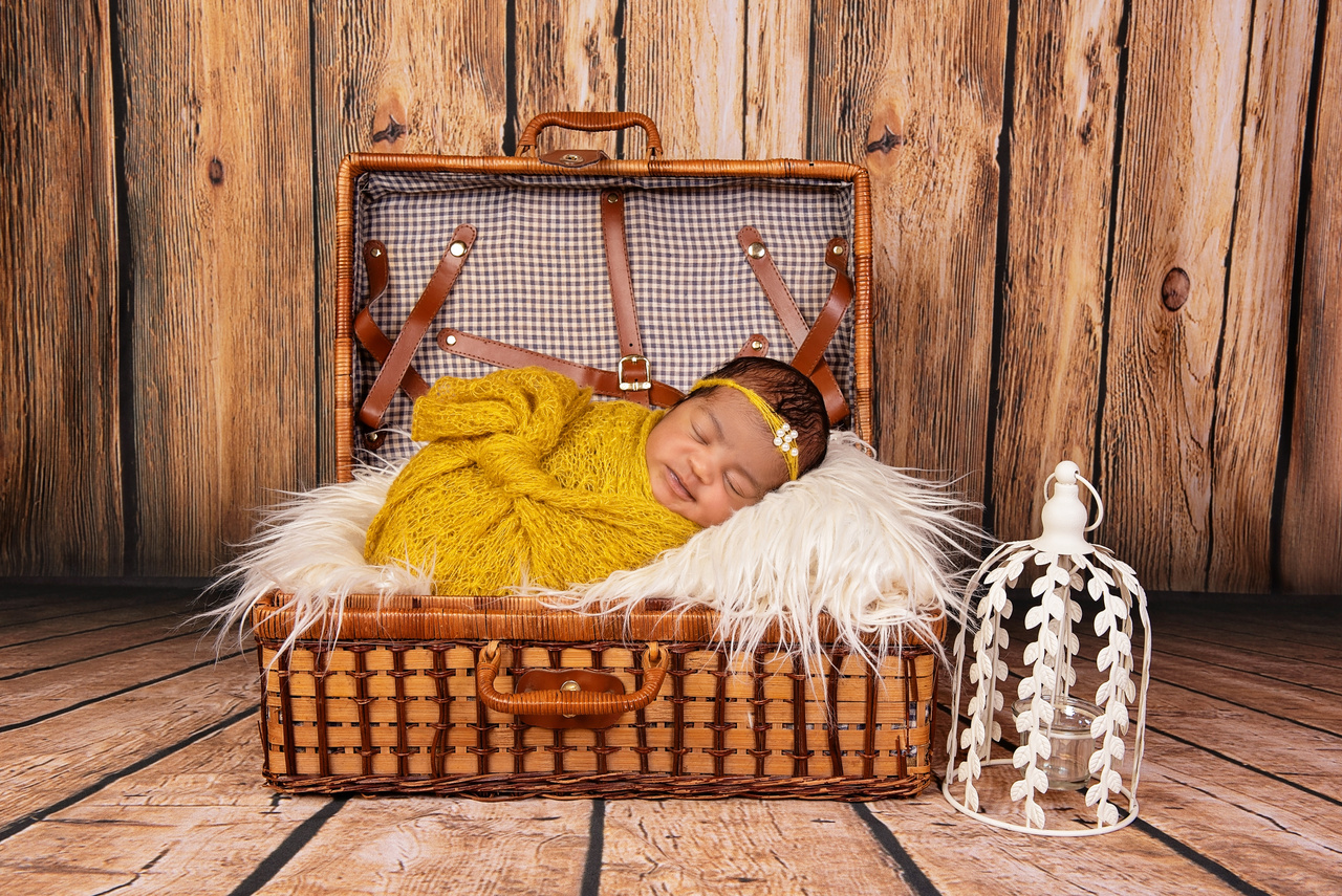Mwajuma 6 days baby girl newborn photo shoot Nairobi Kenya. Newborn ...