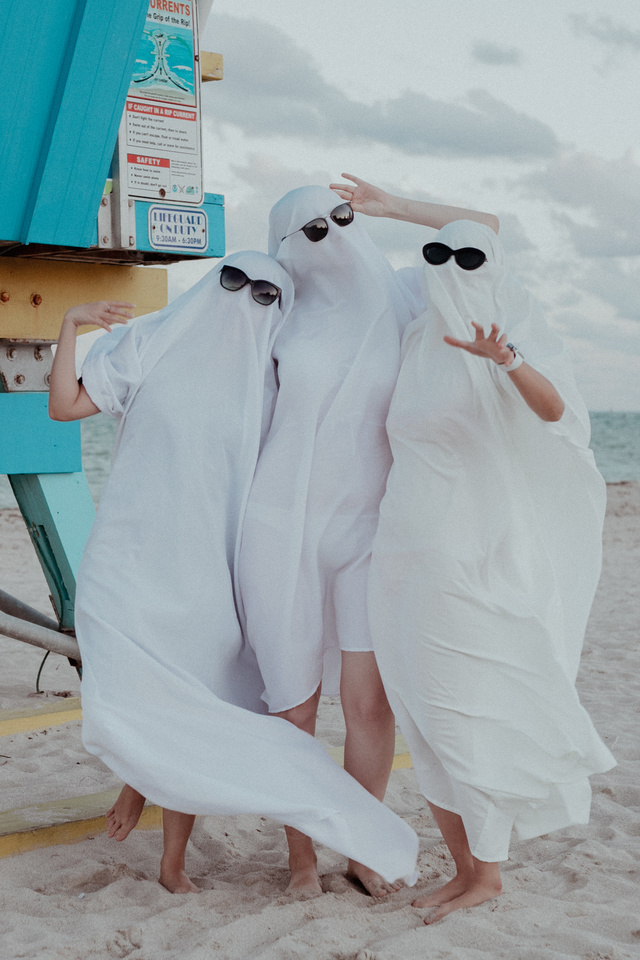 Miami Beach Ghost Photoshoot. Portrait and graduation photographer ...