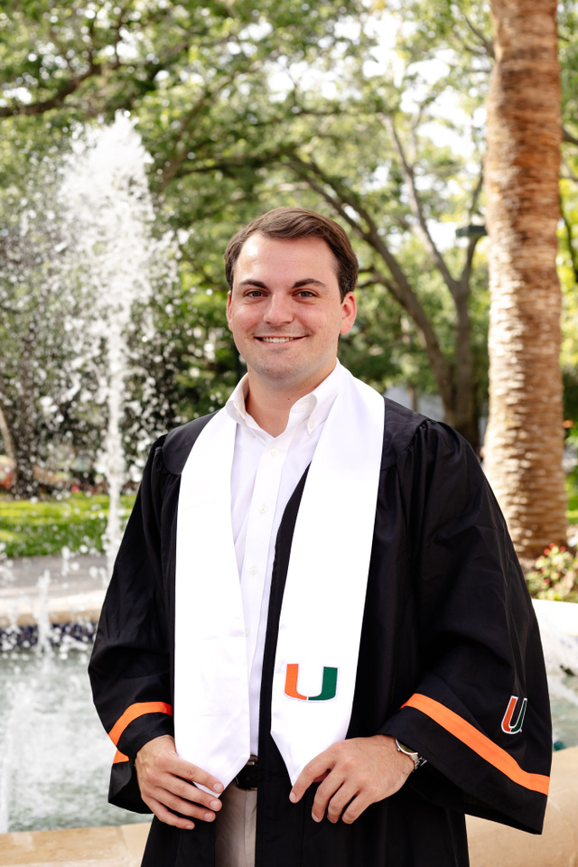 10 Spots For Graduation Photos At University of Miami. Portrait and ...